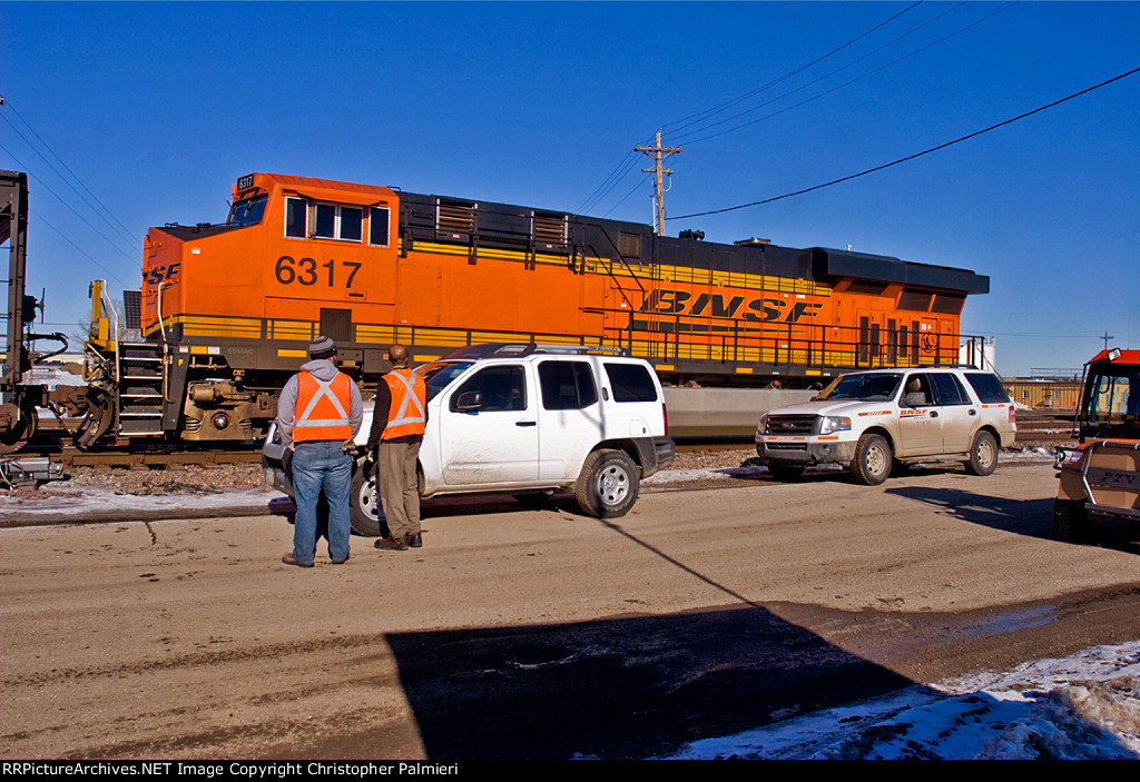 BNSF 6317 - Rear DPU on E-RTRCDM0-50